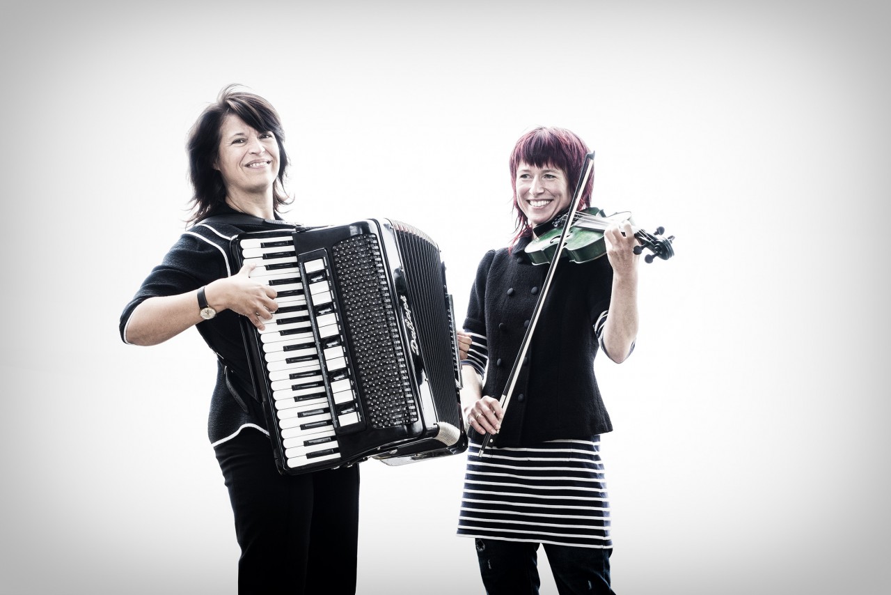 Pressebild_AusFreindschaft_RGB_1 | Maria Reiter